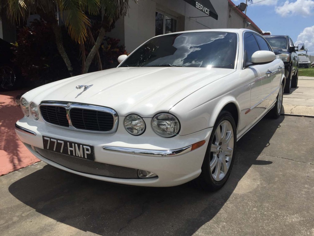 2004 Jaguar XJ8 | The Car Bar